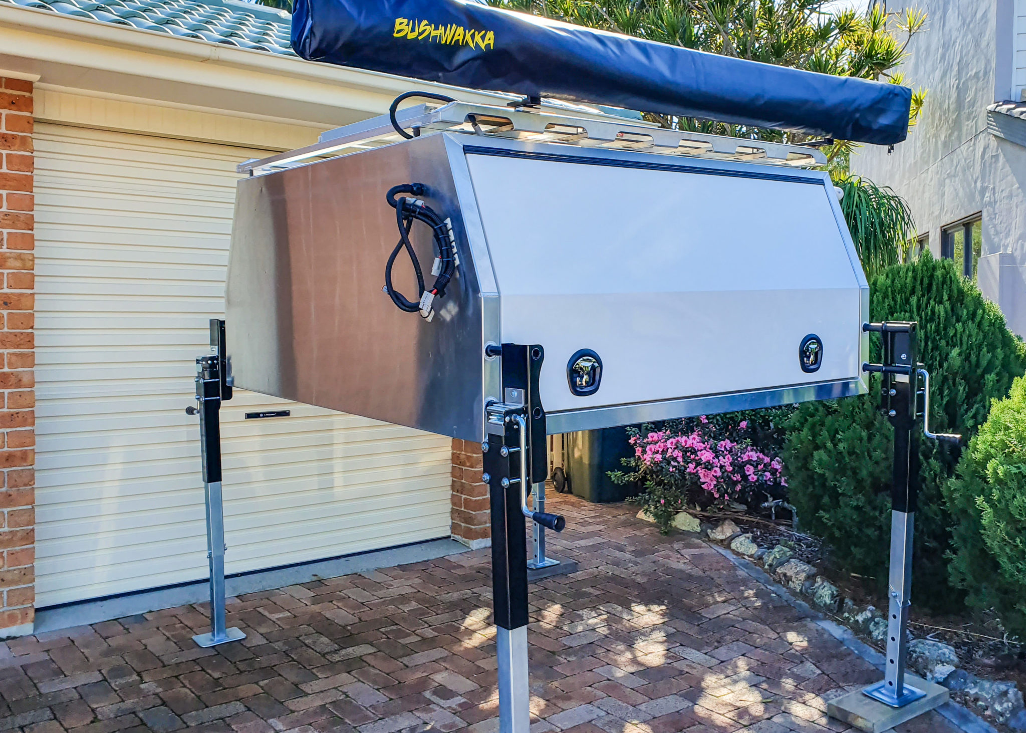 10 things we love about our 4WD Tray & Canopy - The Blonde Nomads